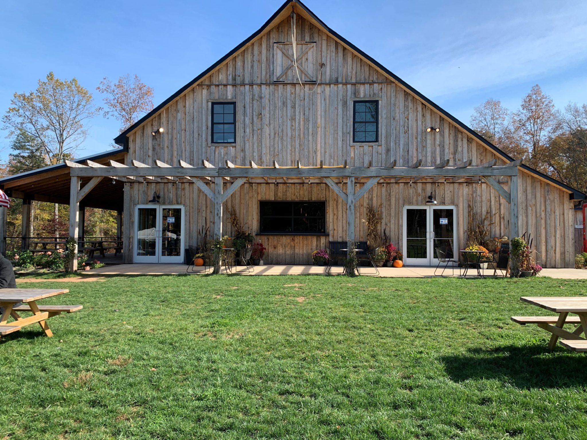 Wine by the Lakeside: The Winery at Sunshine Ridge Farms – Warrenton Life